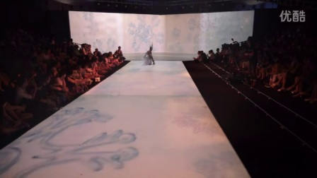 视频欣赏:大型舞台走秀表演 全息T台秀 舞台投影秀 创意box演绎