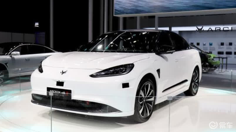 极狐阿尔法S全新HI版 华为加持后到底香不香?