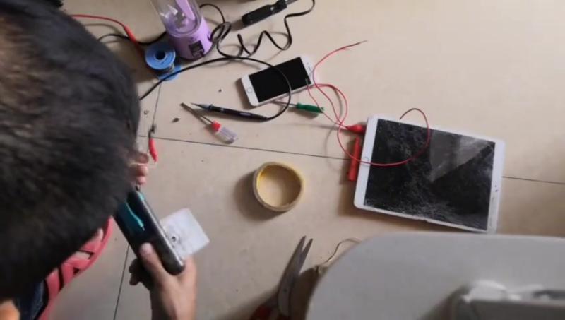 diy制作手机电流表指针式的,可以测试手机主板好坏!