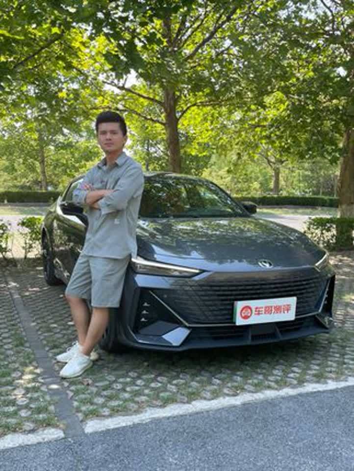 续航1100km,匮电油耗4.2L,这真的香!长安unividd