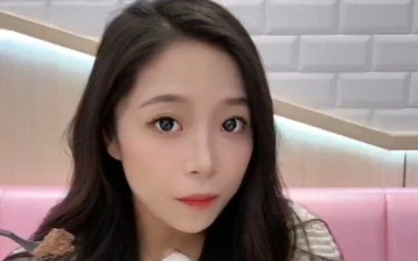 请前女友吃饭,他前言不搭后语。