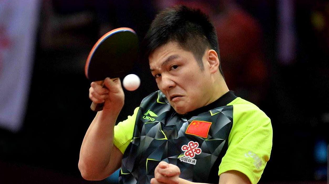 樊振东“假动作”太厉害,老外接不住,放慢镜头才知道发生了什么