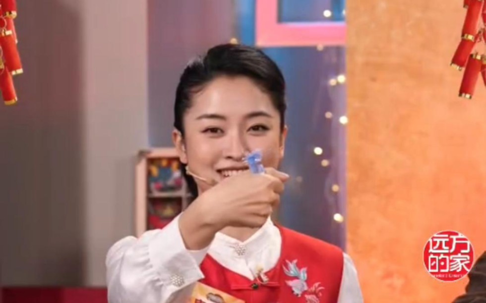 我们的龙年戒指上央视直播间啦