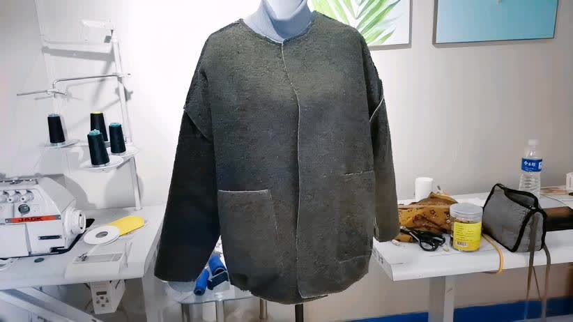这件衣服看着就暖和,裁剪做法还特别简单,小白也能做!
