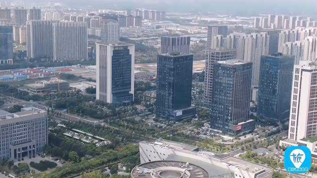 江苏苏州太仓市建设得很不错,相比张家港还好一点,你们觉得呢?