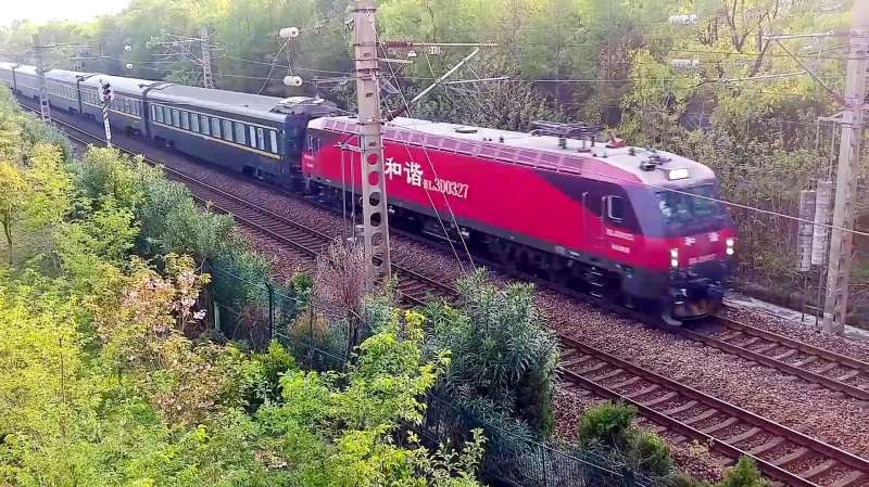 Z86次直达列车杭州始发开往西安,全程16.5小时中途只停4站
