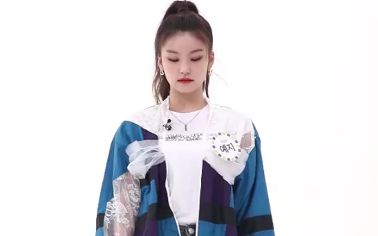 【ITZY】【回归】ITZY新曲《WANNABE》成员直拍视频!超级干净利落...