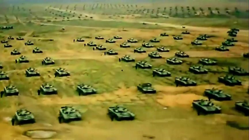 冷战时期苏联平推欧洲的模拟军演,演习前部队集结的场面相当震撼