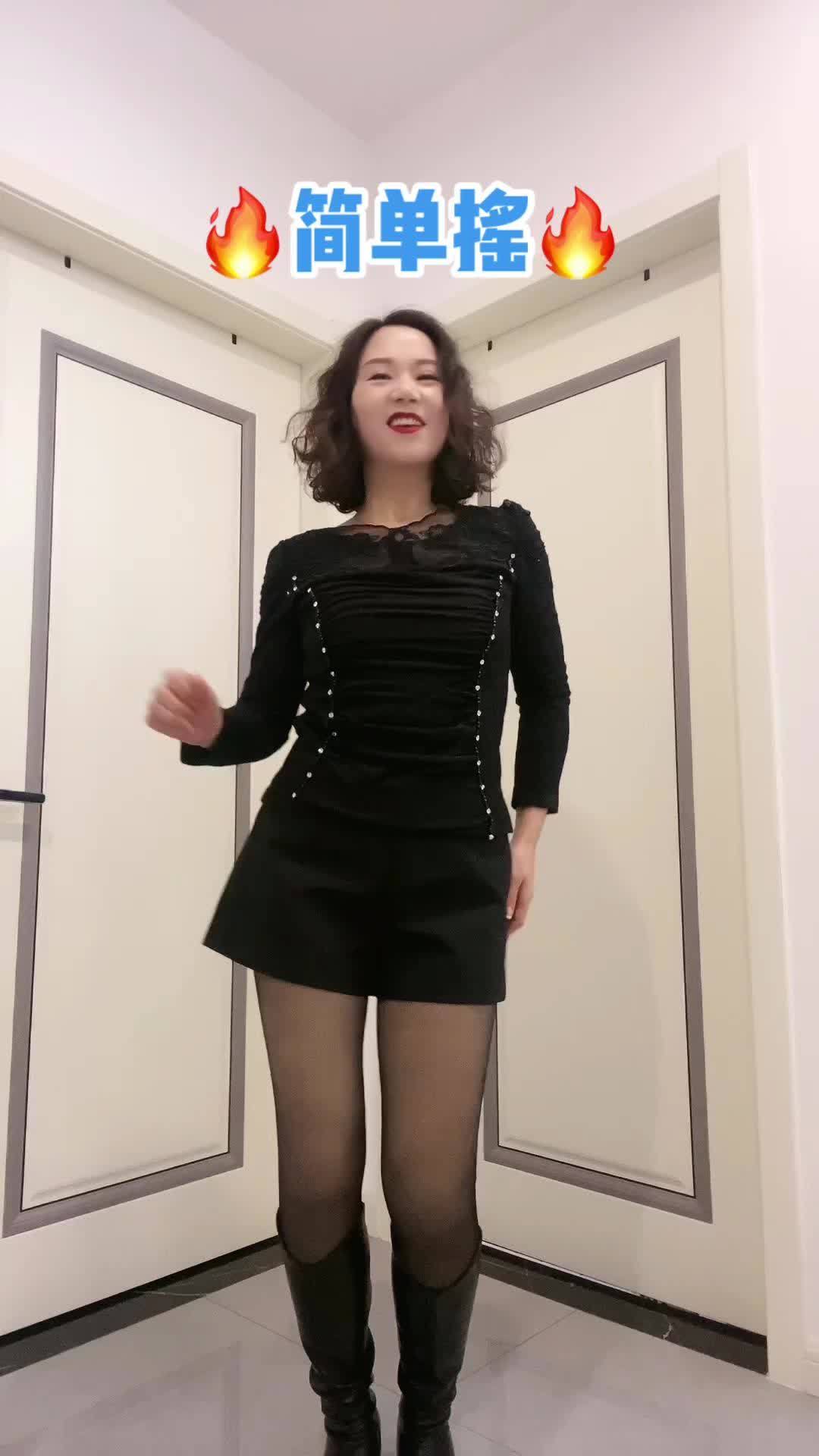 虽身为70后,但依然魅力不减,很多男人打电话给我 比如:顺丰快递 中通...