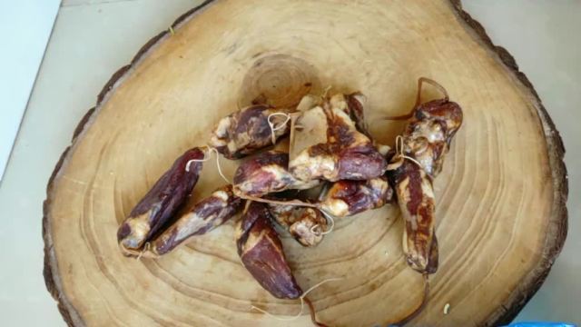 腊排骨炖土豆,是一道比较有特色的地方菜肴,味道鲜美