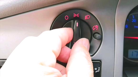 科三模拟夜间灯光考试系列:大众车型灯光的操作方法