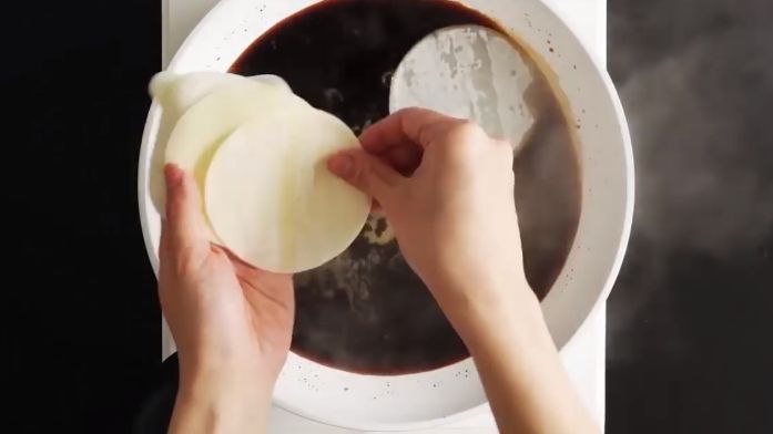 无需烤箱只用饺子皮就能做出千层蛋糕,做法太简单了赶紧回家试试