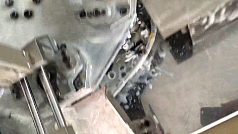 平端面倒角 全自动攻丝机攻牙机 自动化操作过程