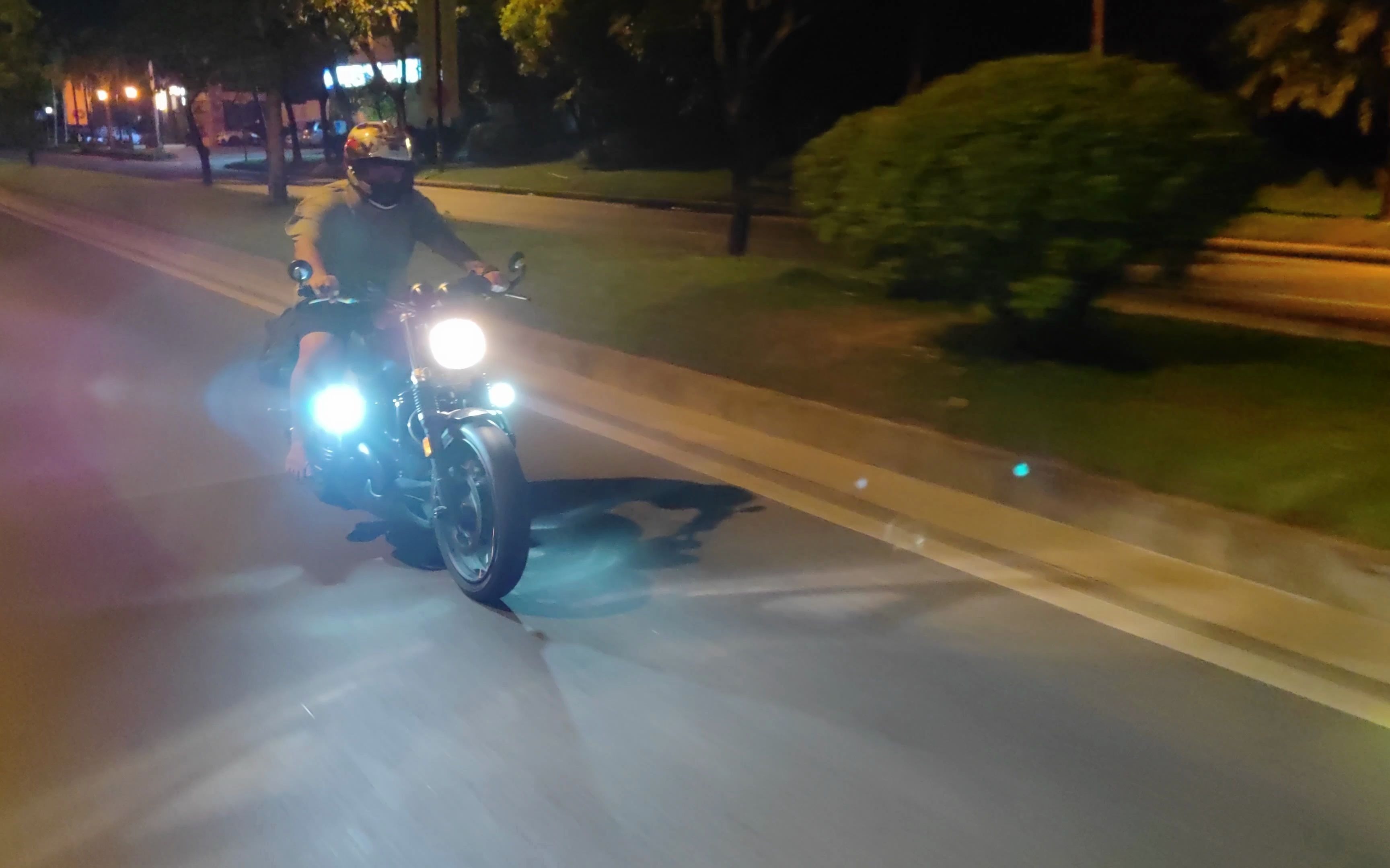 小米11pro夜晚视频录像测试 4K60帧手持拍摄
