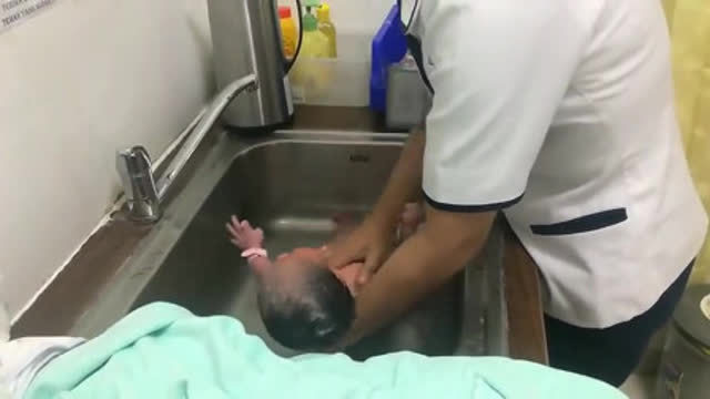 新生儿出生后的2分钟都经历了什么