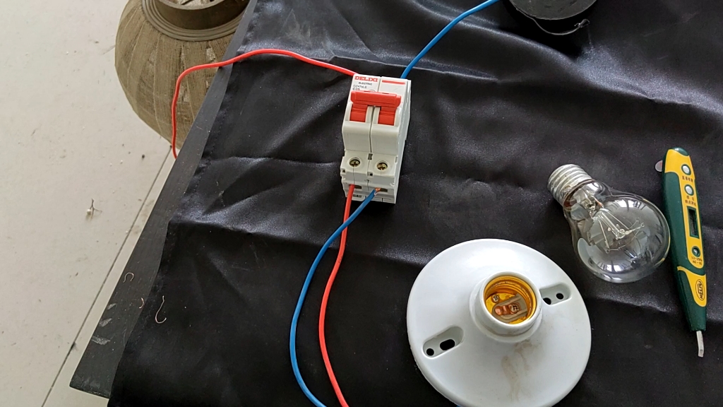 电工维修安全第一