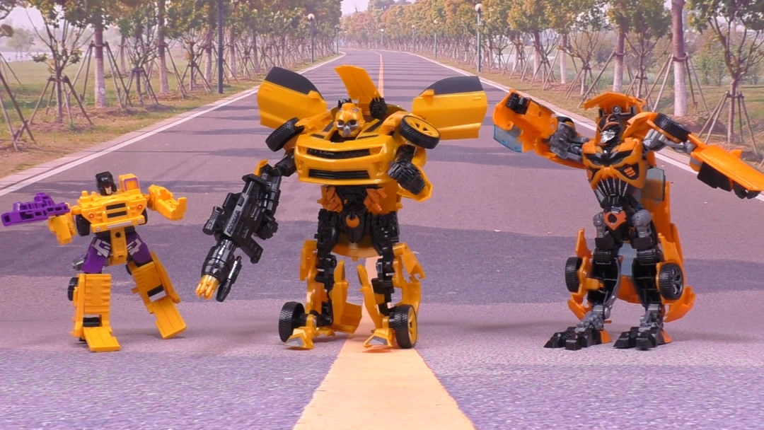 超变战神变形机器人玩具车擎天柱大黄蜂变形车