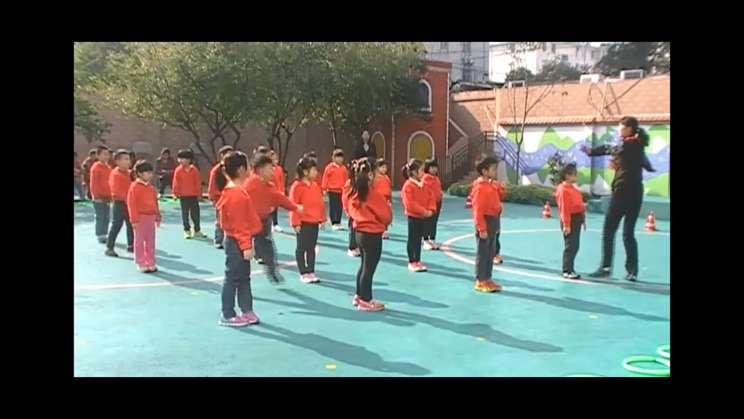 大班体育《小螃蟹运泡泡》优质课