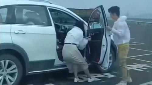 终于知道电动门的好处了