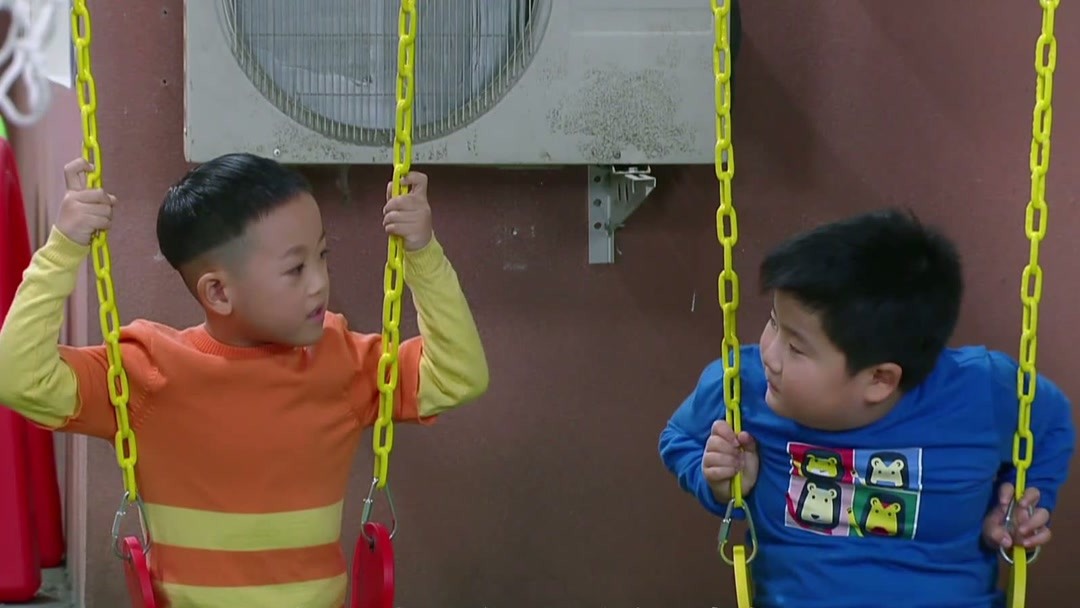 《新大头儿子和小头爸爸》为了不去看牙齿居然撒谎让爸爸来幼儿园