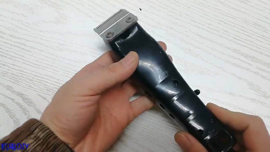 在家待着无聊!拆个理发用的电推子吧!拆开一看结构还挺简单的