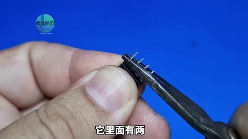 如何用LM393电压比较器
