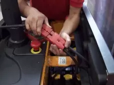 宁波如意西林叉车充电器的故障及排查