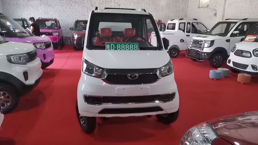 双排四座小皮卡,油电两用电动车