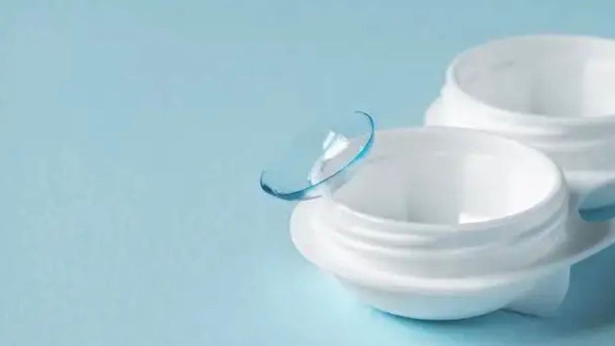 每天10小时,女子戴隐形10年角膜长满新生血管 :有高度近视