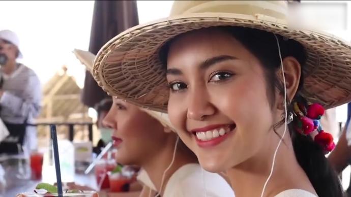 吊桥倒塌,泰国30名选美佳丽落入水中