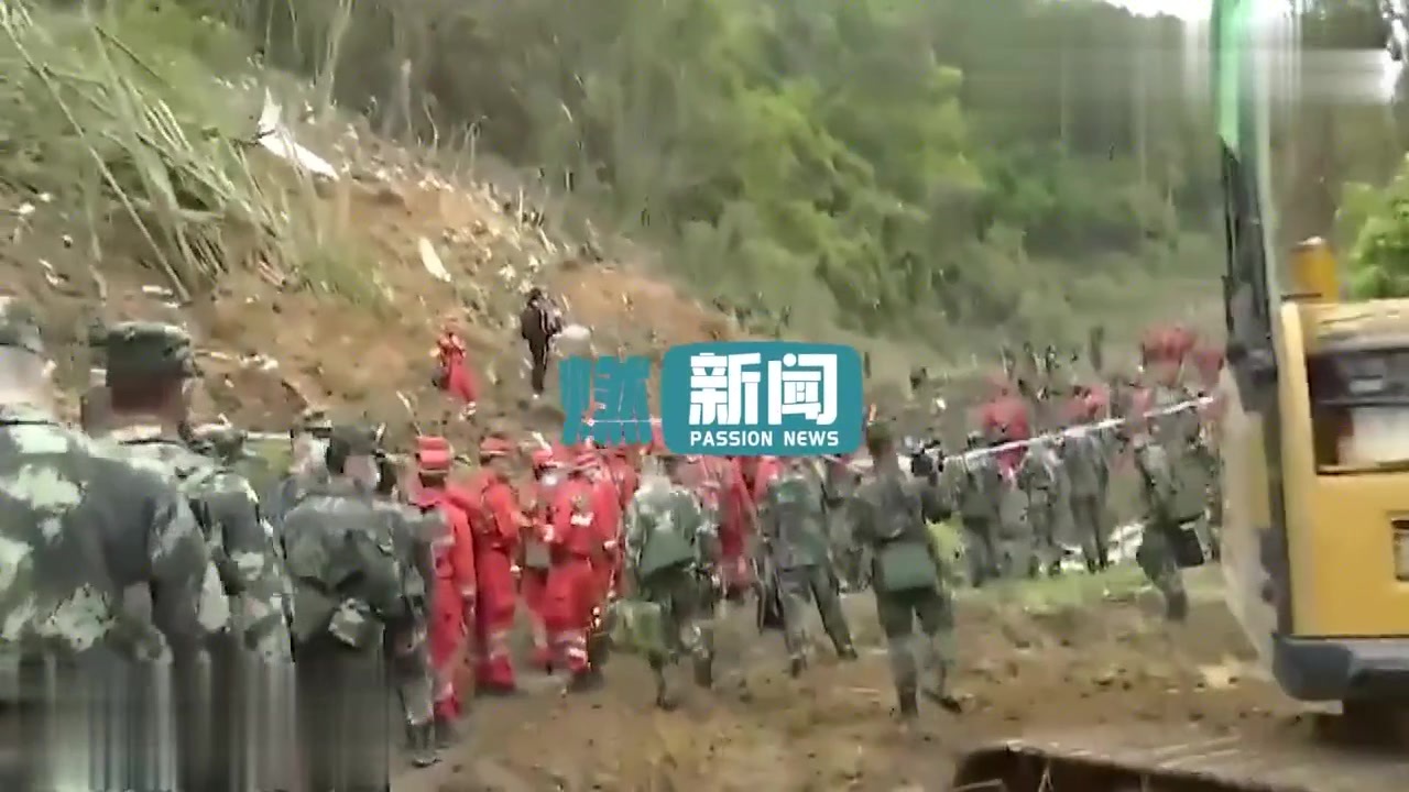 现场!失事客机黑匣子正在搜寻有2个大小约相当于3块砖