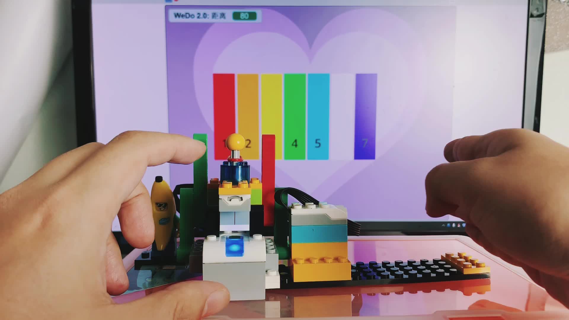 330 Scratch结合wedo2.0 彩虹琴-李航作品