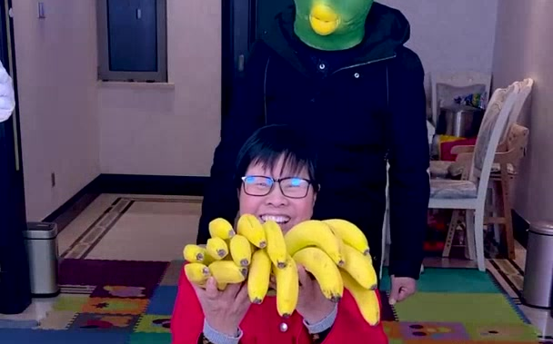 挠痒痒挑战,你怕痒吗?赶紧艾特朋友玩起来!搞笑 聚会游戏挑战