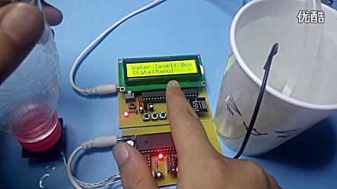 127 基于51单片机水塔水箱水位无线检测系统控制器 液位测量 电子设计