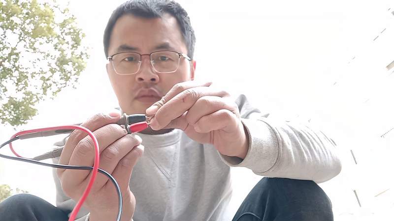 大众车abs灯亮去4S店需要六百,看老司机如何自己动手搞定花了30元