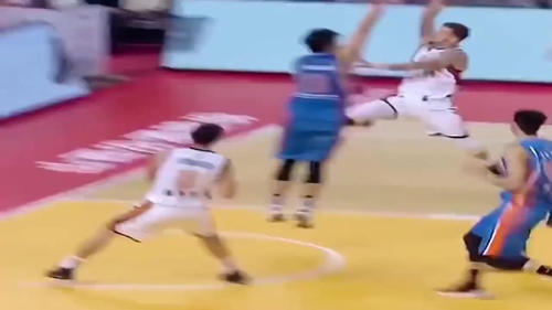 篮球世界:身高175,这扣篮如果你是评委,在cba里你给打几分呢?