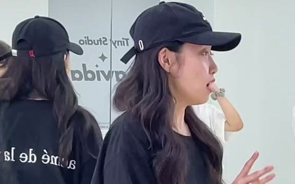【练习生生活】练习生如何训练表情管理?