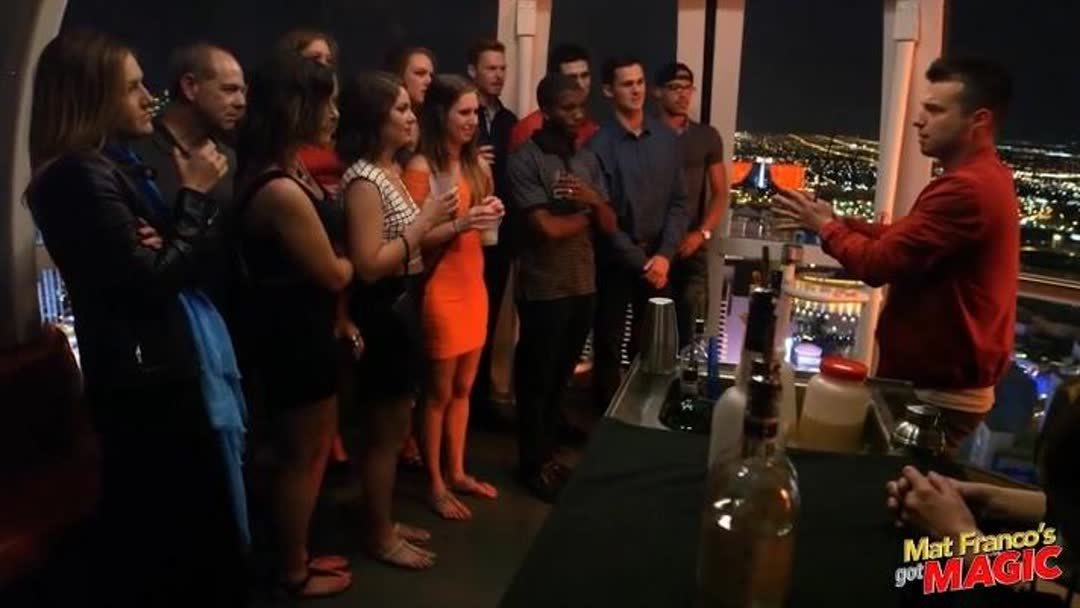 瞬间转移,魔术师Mat在世界最大的摩天轮上表演逃脱魔术,刺激