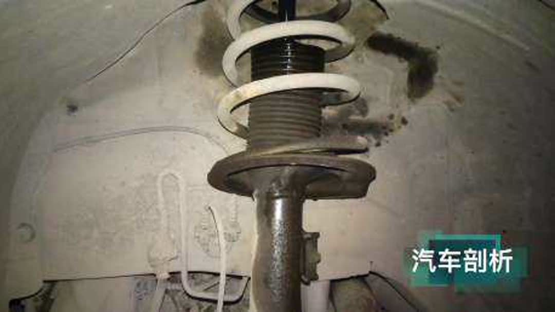 这种情况原来是减震器坏了,昨天去更换后车子再没异响了