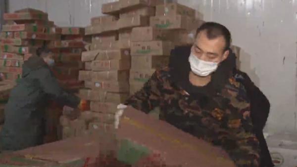 冷库里的劳动者:防疫生产两不误