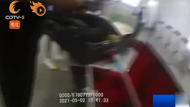男子带五把管制刀具乘车,称为做料理所用