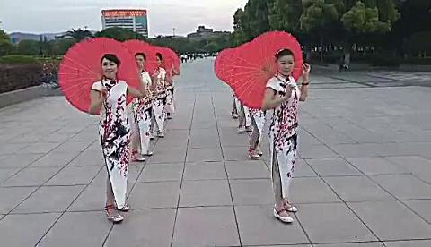 梅花泪走秀伞舞教学视频