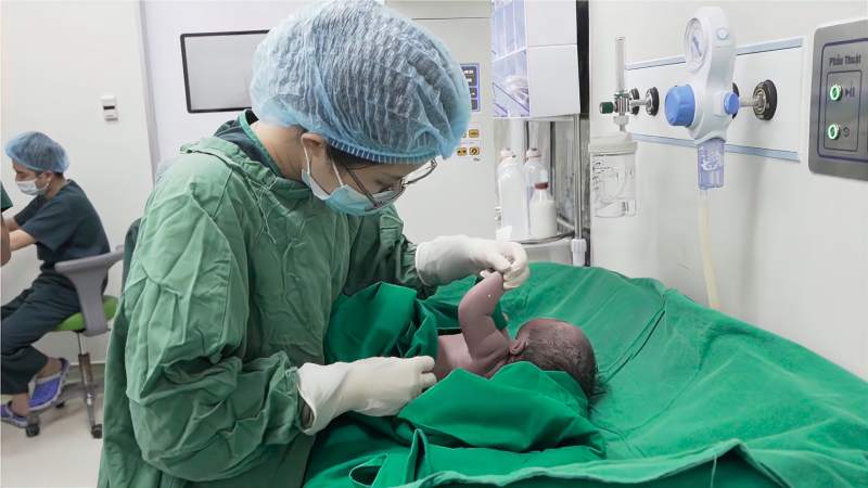 95秒看完刚出生宝宝一定会经历的过程,妈妈们你们见过吗?