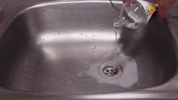 家里卫生间洗手盆容易堵塞?用它1分钟帮你解决!