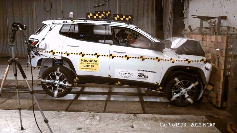 2022款Jeep指南者做一个碰撞测试,看完买不买自己拿主意!