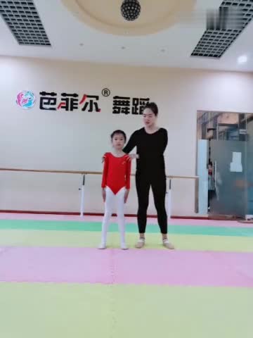 中国舞基本功训练-前滚翻练习