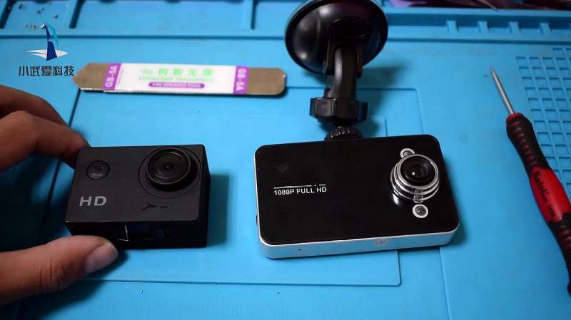 农村小伙废品站15块钱淘来了两个行车记录仪,拆开一看,赚到了