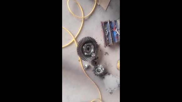 更换差速器总成