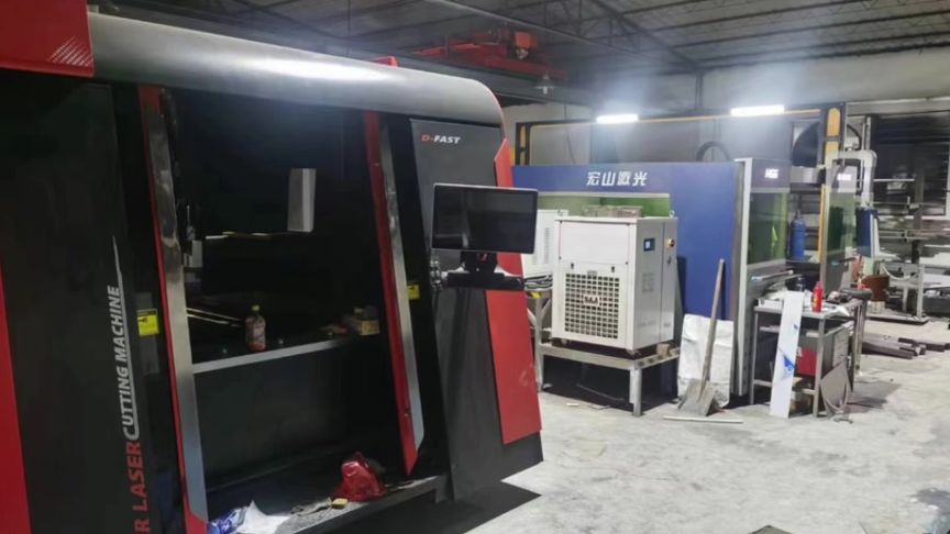 2020年百超迪能3000瓦光纤激光切割机3015交换台大包围:柏楚系统