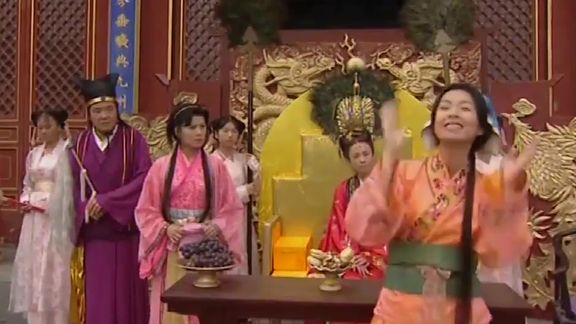 绝色双娇:皇后和宫女比赛,宫女学鸟叫,引来百鸟朝凤,精彩